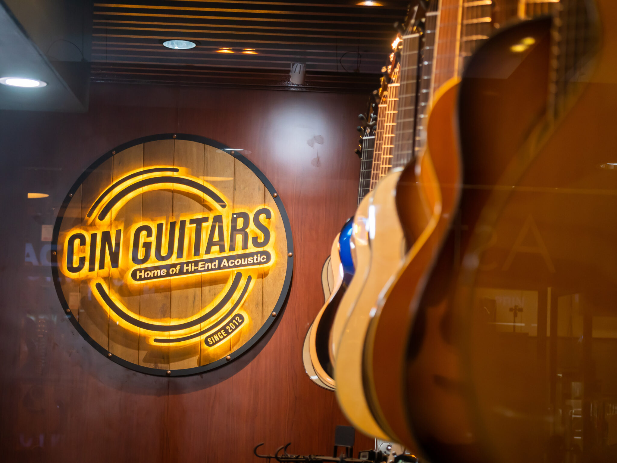 ร้านขายกีต้าร์ ระดับ Hi-End พูดคุยกับเจ้าของร้าน “คุณซิน Cin Guitars”
